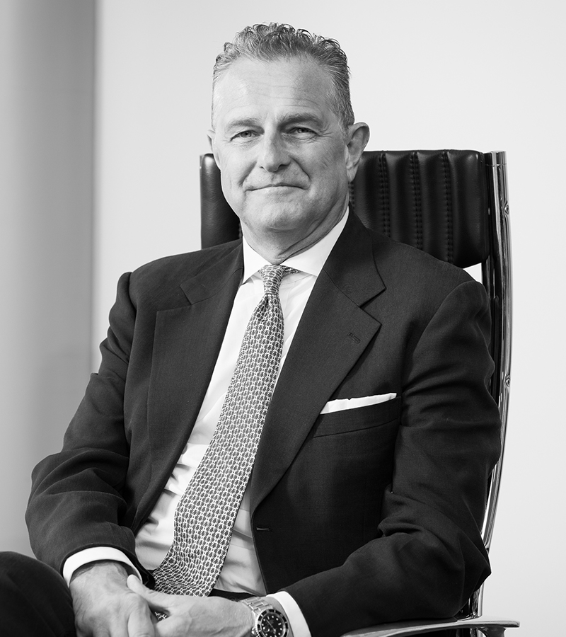 Simon Bailey – Dominion